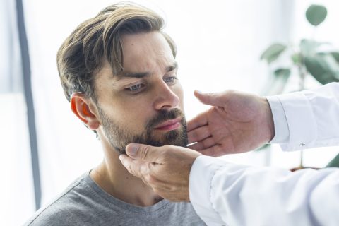 Why does my jaw crack when I open my mouth and chew? - Clínica Dental ...